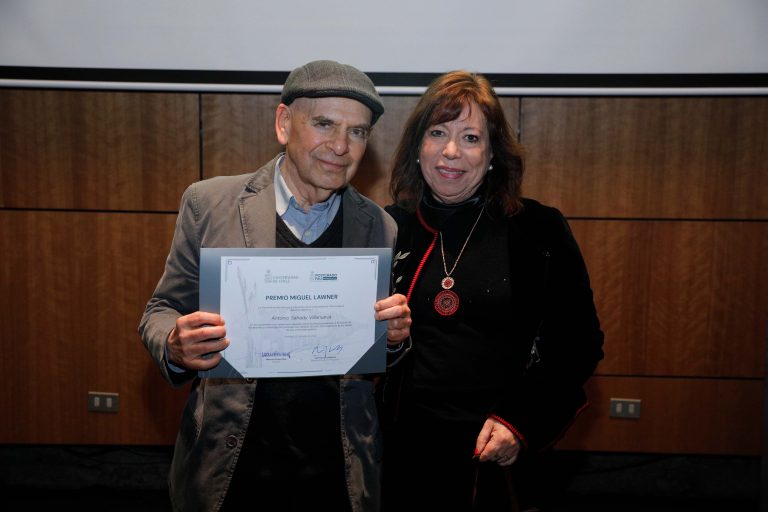 Dr. Antonio Sahady recibe Premio Miguel Lawner al Mejor Docente de ...